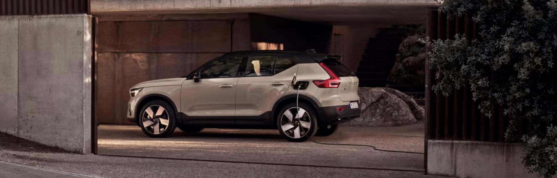 See the 2025 Volvo EX40 in Fort Worth TX | Features Review