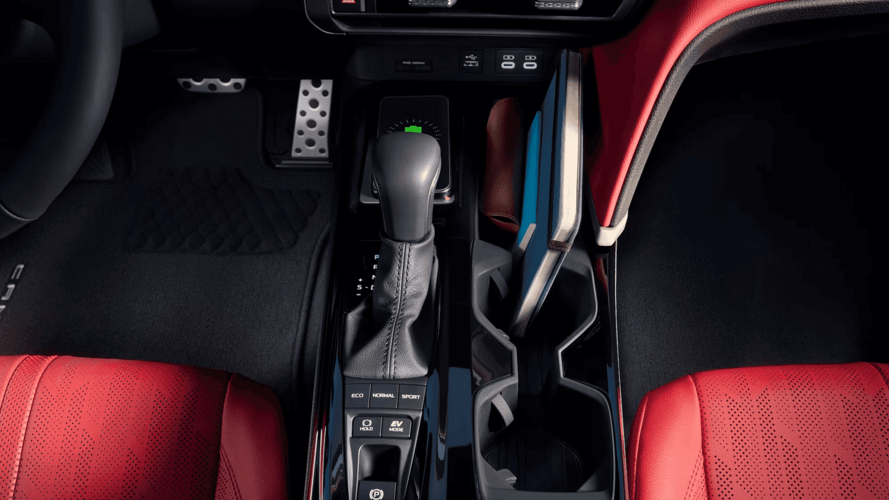 The 2025 Toyota Camry LE vs SE Breakdown | Toyota of North Charlotte